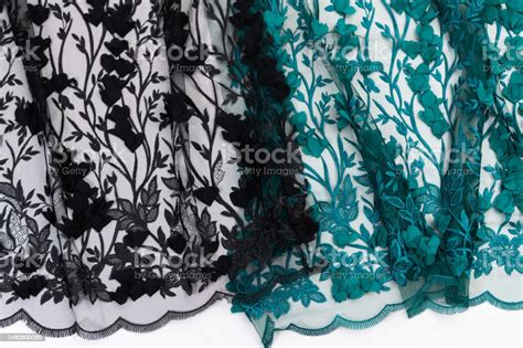 유행 직물의 컬렉션입니다 옷의 패션 컬렉션을 바느질하기위한 다양한 천연 직물 샘플 상점이나 재단사 창고에서 다양한 직물을 선택할 수 있습니다 가구에 대한 스톡 사진 및 기타