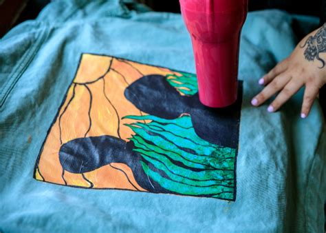 Як висушити мокрий одяг за пять хвилин без фена чотири способи які можуть бути корисними