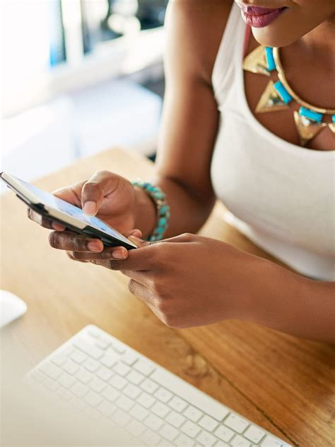 230 Simple Tinder Bios For Females Sarah Scoop