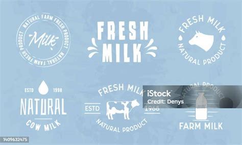 유제품 및 유제품 라벨 우표 엠블럼 및 엠블럼 우유 엠블럼은 젖소 실루엣 우유 방울 및 병으로 설정됩니다 트렌디 빈티지 디자인