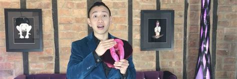 Este Coach Soluciona Problemas Sexuales Mientras Te Observa En La Cama Los Replicantes