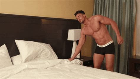 Shirtless Sexy Men S Find And Share On Giphy