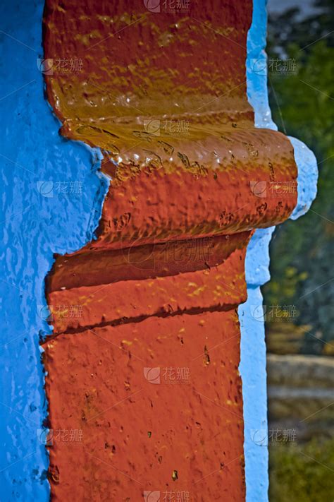 拱门华丽的拱廊垂直画幅式样橙色建筑无人色彩鲜艳蓝色