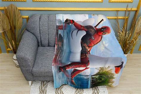 Плед Дедпул у басейні Deadpool In A Swimming Pool купити в Україні