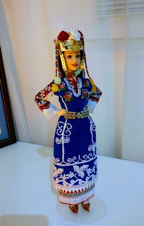 Гиздавелка Кукли с Гиздавелка Кукли с народни носии