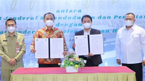 Kemendagri Kemenag Teken MoU Pelayanan Umrah Dan Haji Akan Berbasis NIK Kumparan