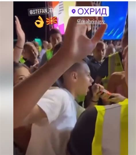 ВИДЕО Младите во еден глас порачуваат Жива е Македонија Ohrid1