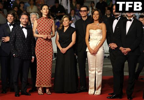 Adele Exarchopoulos Sexy Photos Sexy E Girls