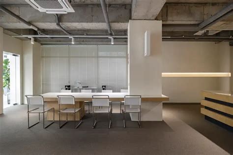 우드와 스테인의 감각적인 조합 30평 미니멀 카페 인테리어 양주 옥정동 우드와 스테인의 감각적인 조합 30평 미니멀 카페 인테리어 양주 옥정동