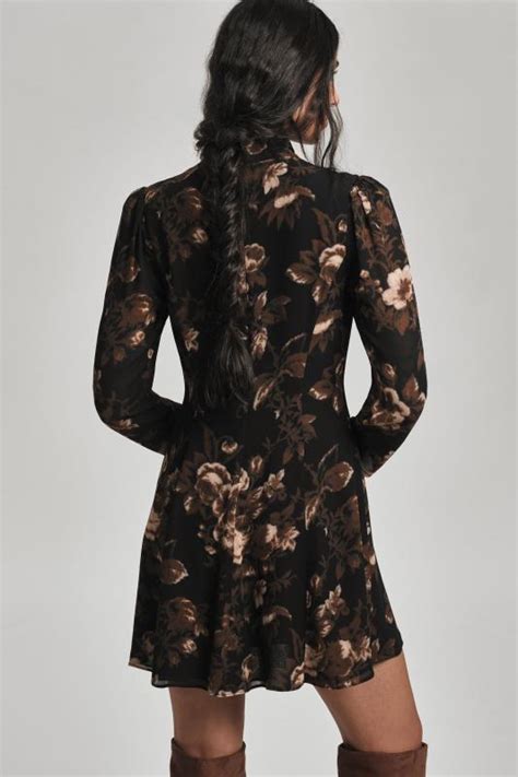 리포메이션 수나 미니드레스 앤트로폴로지 한국 공식 스토어 유니크한 여성 패션 및 라이프스타일 편집샵 200개이상의 프리미엄 브랜드 여성 의류 액세서리 홈