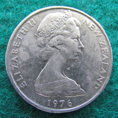 New Zealand 1976 50 Cent Queen Elizabeth Coin Gumnut Antiques