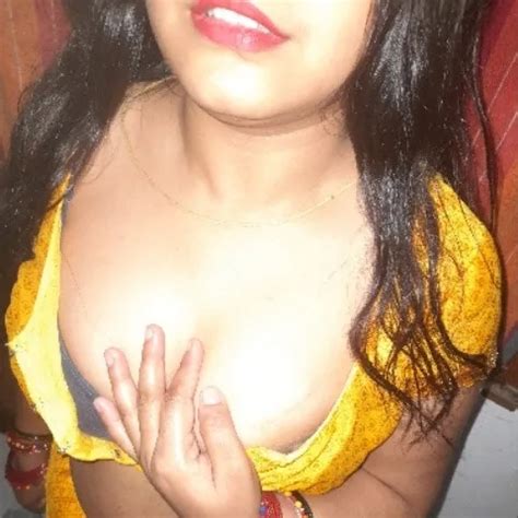Indian Wife Pranjal Got Softcore Fuck And Romance With Her Husband Hindi Audio Sex XHamster