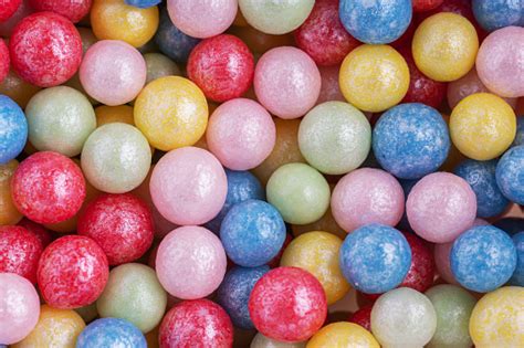 화려한 공 배경입니다 다양한 크기의 다채로운 공이 있는 배경 밝은 색상의 공 구체 0명에 대한 스톡 사진 및 기타 이미지 0명 가리기 갈색 Istock