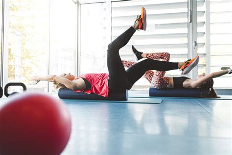 The Core Engaging Benefits Of The Dead Bug Exercise Popsugar Fitness