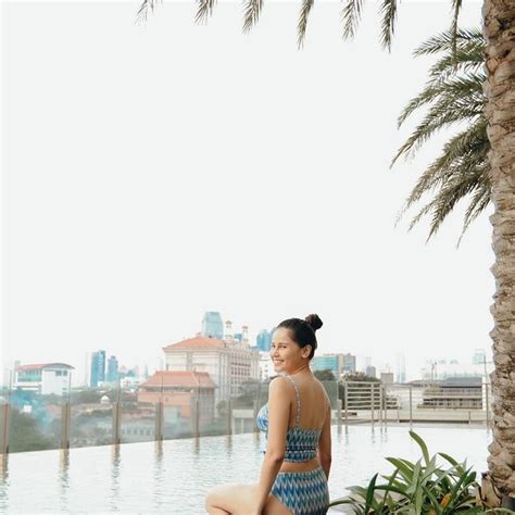 Hot Sexy Yunita Siregar Bikini Pics