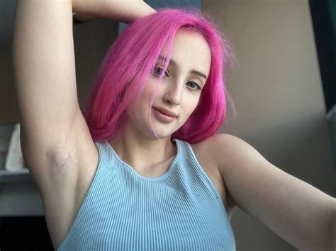 Say "HEY" if my armpits are worth licking : r/ArmpitMix