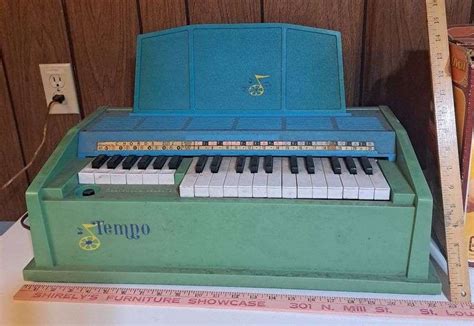 S Tempo Chord Organ Red Betty Crocker Easy Bake Oven In Original Box Sherwood Auctions
