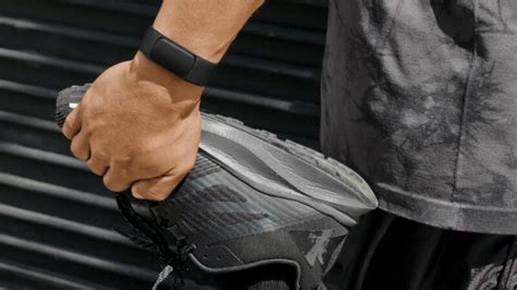 Fitbit Charge Deal Save At Amazon Mashable