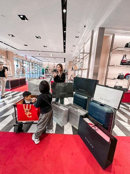 ជីវិតគង់ ចាន់ស្រីមុំ កាន់តែមានខ្លាំង ក្រោយជះលុយសាហាវ នៅអាមេរិក Khmerload Cambodia Latest News