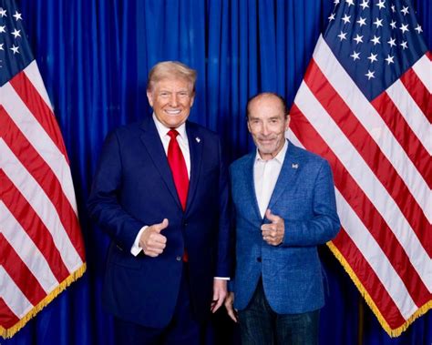 Country Singer Lee Greenwood Sings ‘god Bless The Usa At Trumps