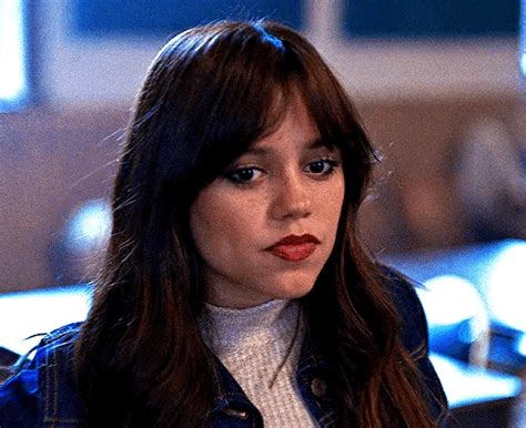 Épinglé Par Heresia Sur Undercut Em Cabelo Curto Mercredi Adams