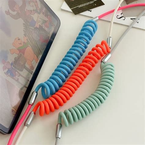 잇데코 컬러풀한 스프링 충전기 케이블 위시버킷