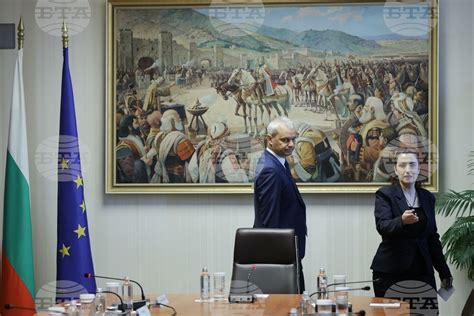 Служебното правителство е добре балансирано между доскоро управлявалите партии смята лидерът на