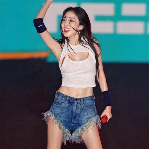 Fans Cant Believe Dara Is Already 40 As She Radiates Youthful Beauty