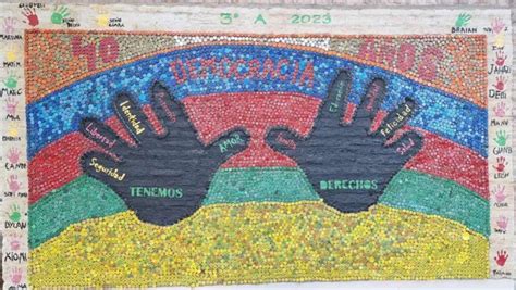El Mural Con Tapitas De Gaseosas A 40 Años De Democracia