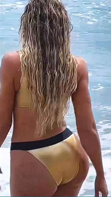 Khloe Kardashian Puts Her Shrinking Butt And Muscular Arms On Full