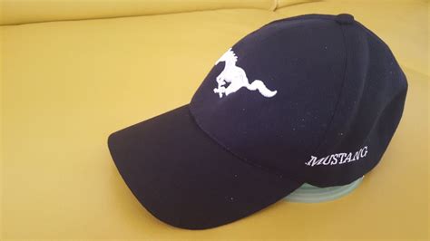 2 Caps Ford MUSTANG | Kaufen auf Ricardo