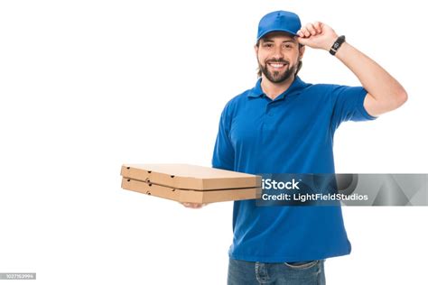 행복 배달 남자 피자 조정 모자 상자를 들고 미소를 카메라 흰색 절연 건강에 좋지 않은 음식에 대한 스톡 사진 및 기타 이미지 건강에 좋지 않은 음식 남성 남자