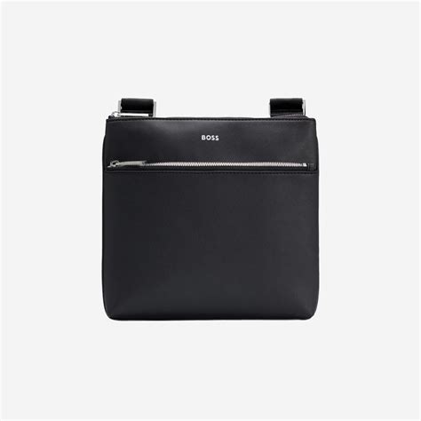 휴고 보스 시그니처 스트라이프 로고 디테일 엔벨로프백 블랙 Hugo Boss Kream