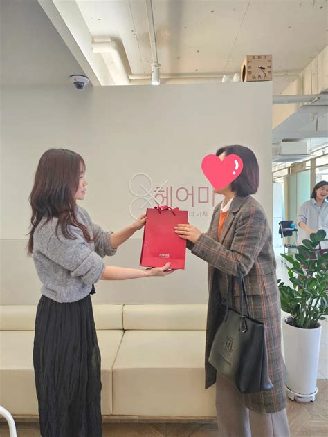 최근에 매장에서 작지만 소소한 뽑기 이벤트를 열었는데 1등이 나오든 5등이 나오든 즐겁게 환하게 웃으면서 가시는 고객님들 보면서 요즘 내 기분도 덩달아 좋아지더라 😏🍀