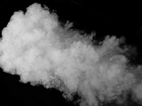 검은 배경에 연기 텍스처 프리미엄 사진