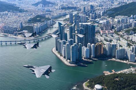 메인추출 [사진2] 한국 공군 프랑스 항공우주군 한반도 상공에서 최초 연합공중 기동훈련