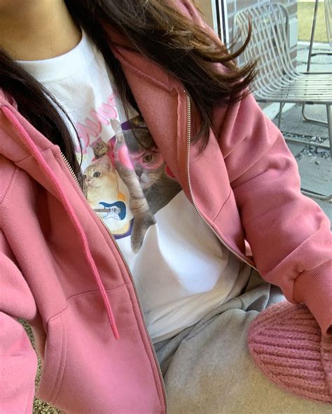 곰부인네 홍 태양 가든시리즈 오픈완료💕 가격 말이 안되쥬 선물이에요😘 후드집업 기모후드 기모팬츠 조거팬츠 아식스 Instagram