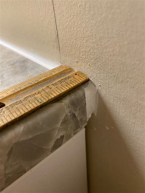 gap between countertop and wall