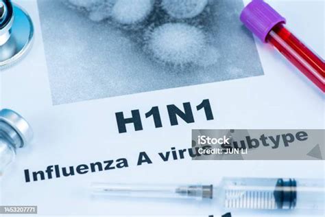 인플루엔자 A 바이러스 아형 H1n1 단어 질병 및 청진기의 클로즈업 의료 건강 개념 질병에 대한 스톡 사진 및 기타 이미지 질병 0명 감기와 독감 Istock