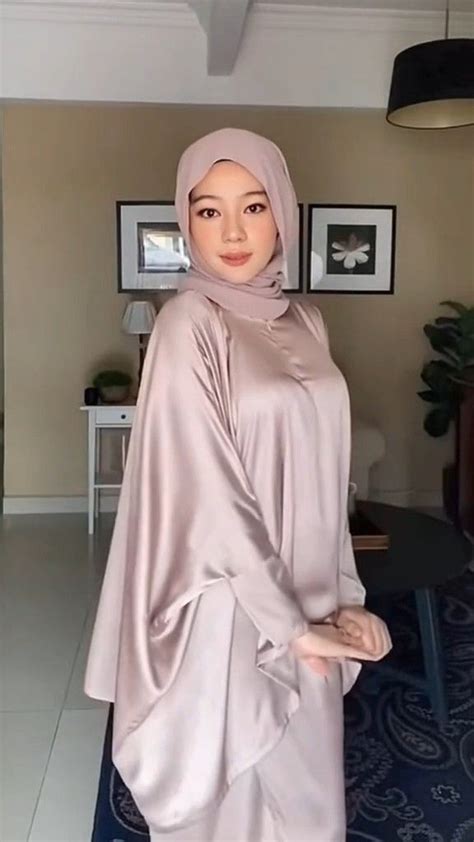 Pin by Toray Ramone on Fun | Stylish hijab, Beautiful arab women ...