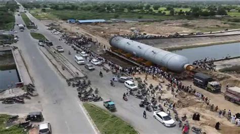 Biggest Reactors Cross Tharav Vav Highway After Making 4 Crore Rupees Bridge On Narmada Canal
