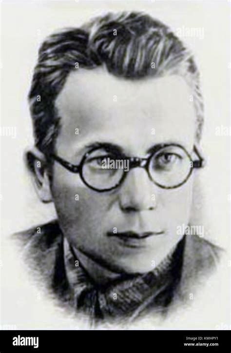 Kosynka Is A Notable Term But Lacks Context For A Detailed Caption It