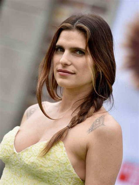 Lake Bell Attends The Secret Lives Of Pets Premiere In Westwood Lacelebs Co