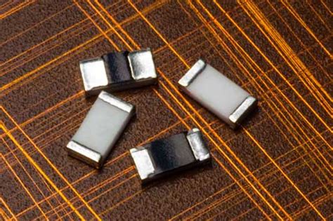 New Watt Automotive Current Sense Resistor DENA