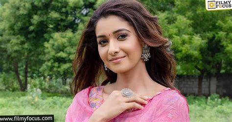 Top 10 Best Tamil Serial Actress With Photos - Filmy Focus