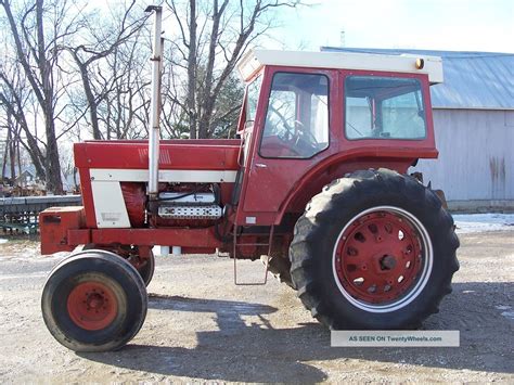 International 1568 V8