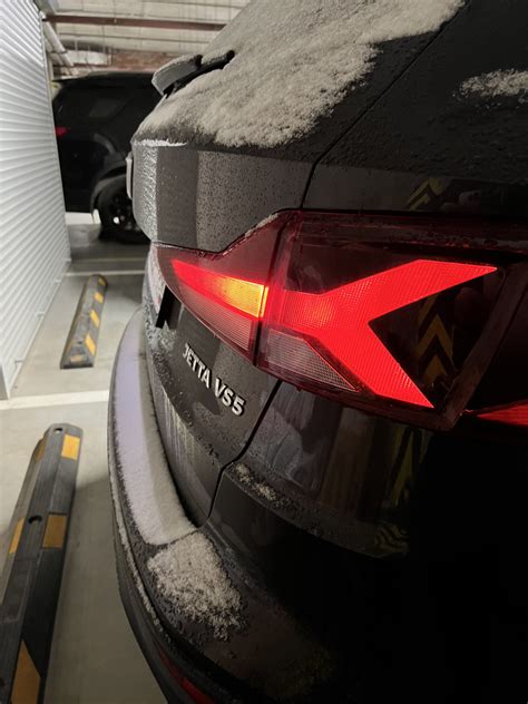 Причина умершего аккумулятора — Jetta Vs5 14 л 2022 года визит на