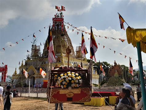 သရက်ချောင်းမြို့နယ်၊ ဆင်ဖြူပြင်ကျောင်းတိုက်အတွင်းရှိ ရွှေစည်းခုံစေတီတော