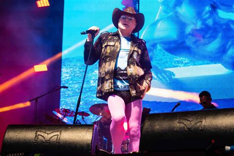 Große Sorge Um Andy Bell Hat Der Erasure Frontmann Jemals Schlechter Gesungen— Rolling Stone