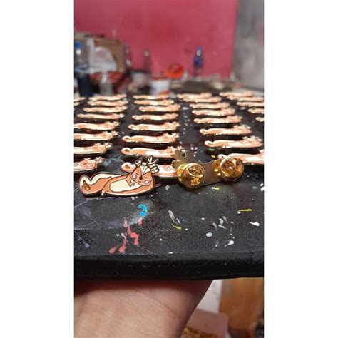 Jual Pin Enamel Plating Gold Bebas Custom Shopee Indonesia